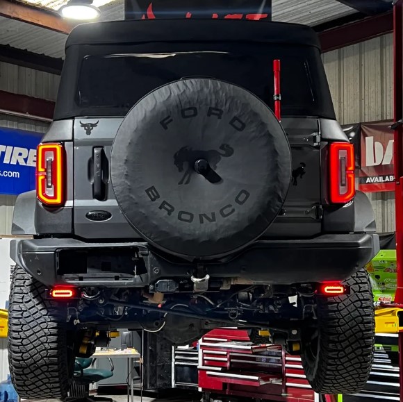 BMC Lights 2020-2023 Ford Bronco Slim HALO Bar Kit: Red